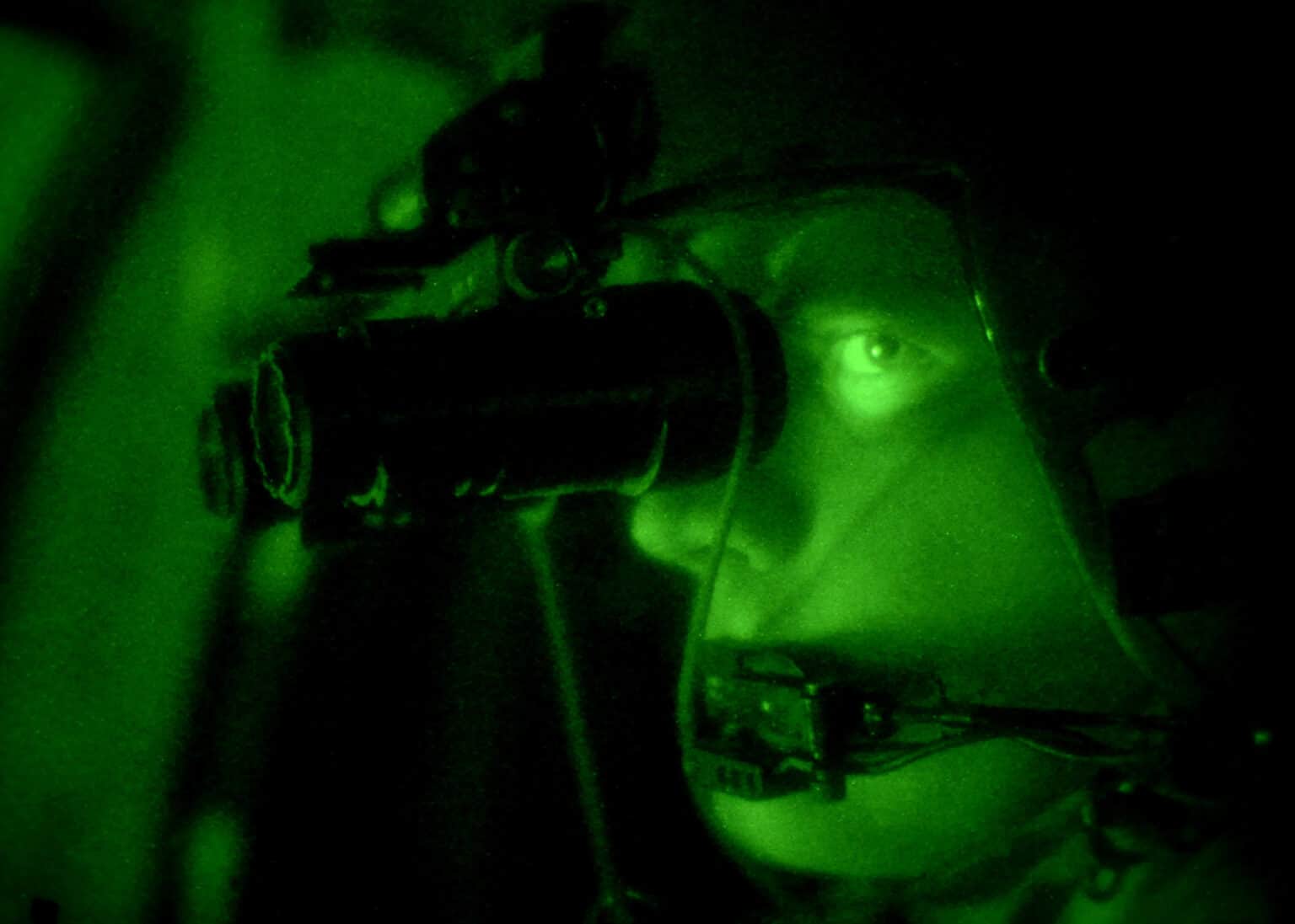 Aviators night vision goggle NVG - Defense Imaging Systems Corp